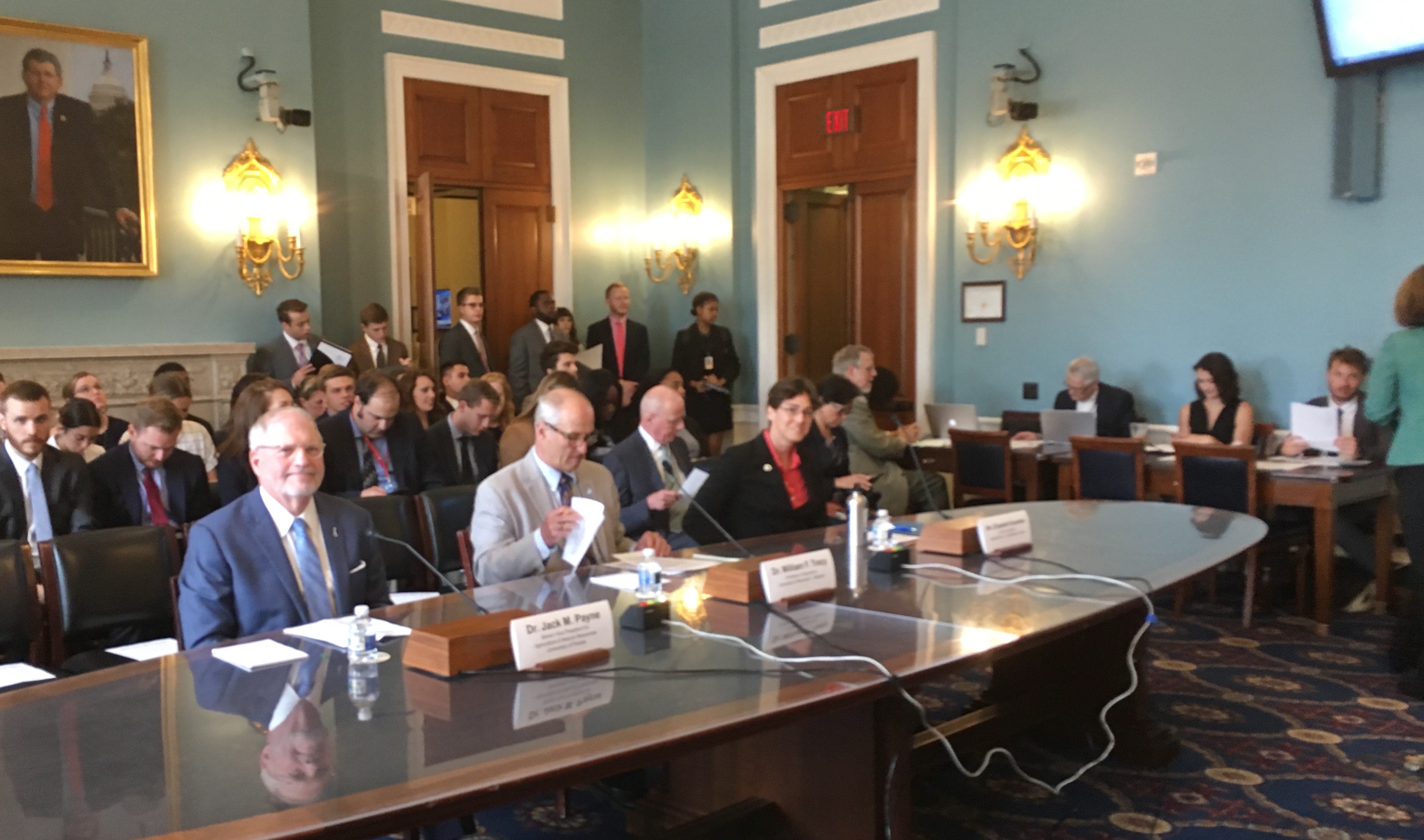 Farmers, Policy-Makers Need USDA Research Agencies in Washington